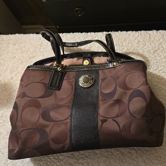 Coach | Bags | Authentic Coach Brown Signature C Kiss Lock Bag ...